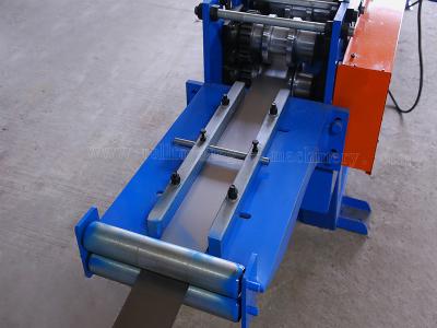 中国 機械を形作るCr12Movのカッターの厚さ1.5 2.0mmの棚の帽子の母屋ロール 販売のため