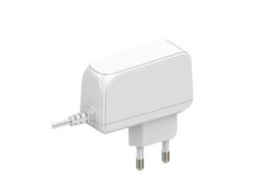 China Adaptador universal de uma alimentação CA de 12 volts com 1500ma Output/18W/branco/preto à venda