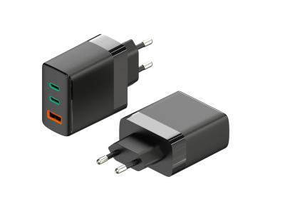 Cina Adaptatore a montaggio murale con porta USB e certificati di sicurezza universali in vendita