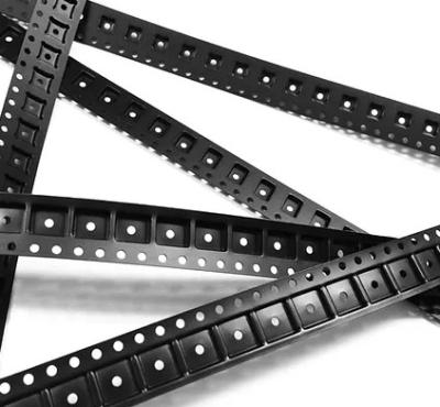 Cina Il nero antistatico della bobina di nastro del trasportatore di SMT per il condensatore della perla del fusibile in vendita