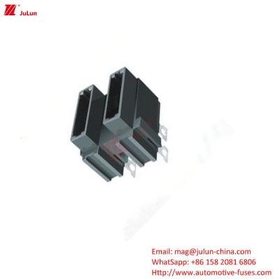 中国 32V モーターサイクルのマニュアルリセット回路断定器 電流500Aまで 銅コンタクト 自動車フューズホルダー 販売のため