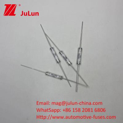 China Fusiles cerámicos para automóviles ASTM HV660 10A 500VDC 30KA con instalación de pinzas de fusibles de agujero de PCB en venta