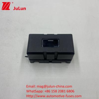 China Karton verpakking auto zekeringhouder voor met plug-in zekering Max spanning 32VDC 58VDC 72VDC for sale