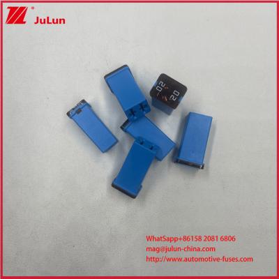 China 20A 32V terminali Femminile Fusibili per auto quadrati Per auto SUV Camioni Veicoli fuoristrada Veicoli a propulsione elettrica con collegamento a fusibile per auto Veicolo UL ROHS Conforme PEC 34440011 SBF JT-40A JT for sale