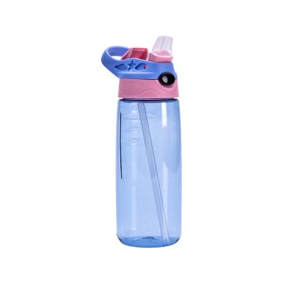 Cina PC Tazze da bere personalizzate con cannucce resistenti alle perdite Leggera per bambini in vendita