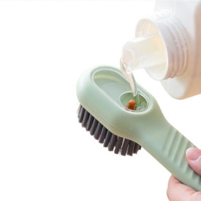 Cina Effortless Shoe Cleaning Automatic Liquid Discharge Brush With Soft Bristles For Household in vendita