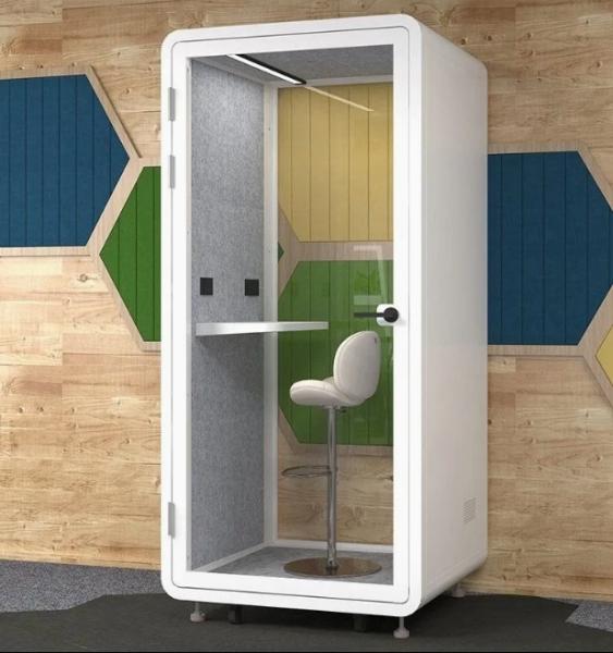 Quality Easy Assemble Office Phone Booth Customizable Soundproof Office Booth 105*100*230cm For Secure Talks for sale