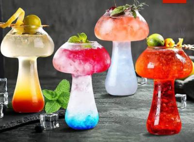 China Van de de Drankcocktail van de paddestoelvorm het Glasfles Transparante 285ml voor Baropslag Te koop