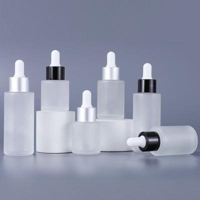 Cina I contenitori cosmetici di vetro mettono pianamente la bottiglia sulle spalle cosmetica glassata del contagoccia del siero in vendita
