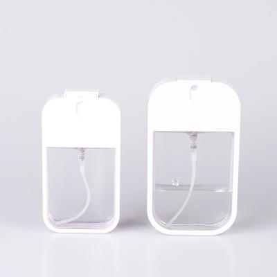 中国 シリコーンのホールダーが付いている透明なPETGのクレジット カードの香水瓶45ml 販売のため