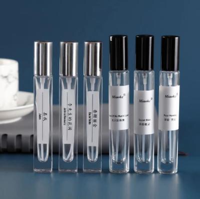 Cina i contenitori cosmetici di vetro 10ml di 18*106mm spruzzano il peso leggero di TUV delle bottiglie di profumo in vendita