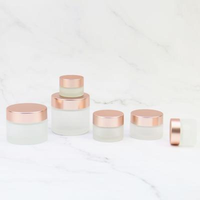 China O espaço livre cor-de-rosa dos cuidados com a pele geou frascos de vidro cosméticos com Rose Gold Lid 5g 10g 30g 50g à venda