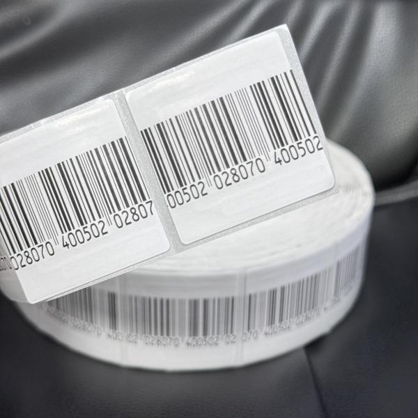 Etiqueta suave de seguridad RF de 8,2 MHz de EAS blanco 50 x 50 mm Papel recubierto con código de barras