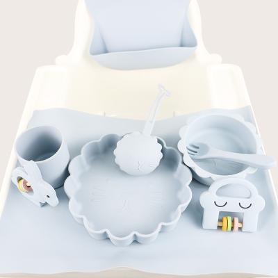 Cina Il bambino all'ingrosso Geschirr ha condotto il prodotto d'alimentazione dell'insieme delle stoviglie del bambino del silicone del piatto della ciotola del cucchiaio della ciotola del cucchiaio della busbana francese del silicone di svezzamento in vendita