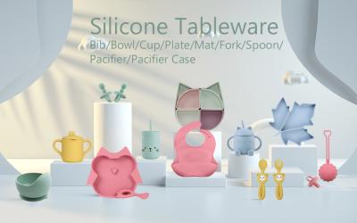 Cina Il bambino all'ingrosso Geschirr ha condotto il prodotto d'alimentazione dell'insieme delle stoviglie del bambino del silicone del piatto della ciotola del cucchiaio della ciotola del cucchiaio della busbana francese del silicone di svezzamento in vendita