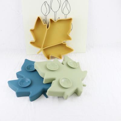 China Unbreakable Silicone Divided Suction Plate Colorful Maple Shape for sale