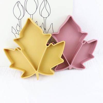 China Unbreakable Silicone Divided Suction Plate Colorful Maple Shape for sale