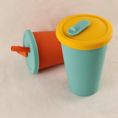 China Travel Camp Collapsible Silicone Coffee Cup 350ml With Straw Lid for sale