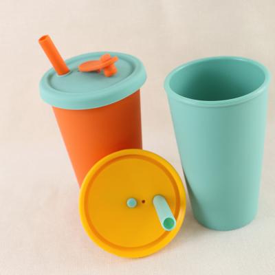 China Travel Camp Collapsible Silicone Coffee Cup 350ml With Straw Lid for sale