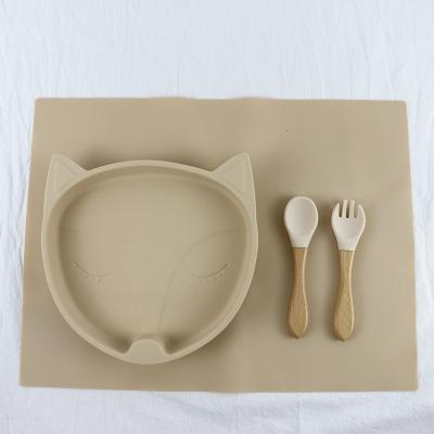 Cina Non ciotola impermeabile del bambino del silicone di slittamento messa con il logo su misura in vendita