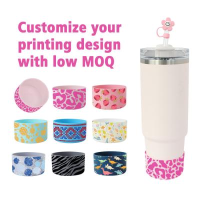 Cina Silicone Bumper Bottle Sleeve for Quencher 40 oz 7.5cm Tumbler Boot Stanley Cup silicone bottom cover bottles in vendita