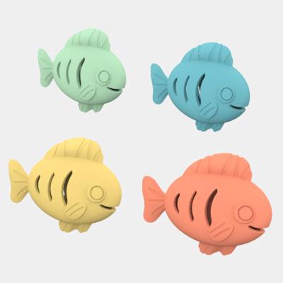 Cina Wholesale food grade silicone Cat Mint Ball Fish Shaped Toys Pet Toys Interactive Ball Teeth Cleaning pet toys and accessories in vendita