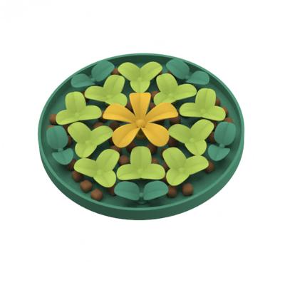 Cina Custom silicone pet products Cute flower Pattern  silicon Pet Dog Food Feeding Mat Silicone Slow Feeder Licking Pad Dog food mat in vendita