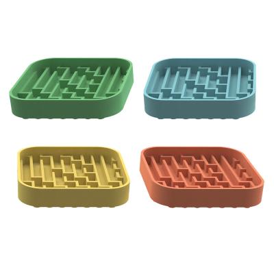 Cina Custom Cute labyrinth maze Pattern  silicon Pet Dog Food Feeding Mat Silicone Slow Feeder Licking Pad in vendita