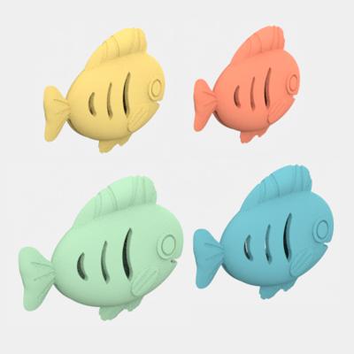 Cina Ingrosso colorato Bpa Grado alimentare gratuito Silicone per cani da compagnia allenamento pesce forma giocattoli snack perdita lenta alimentatore di silicone pesce giocattoli in vendita