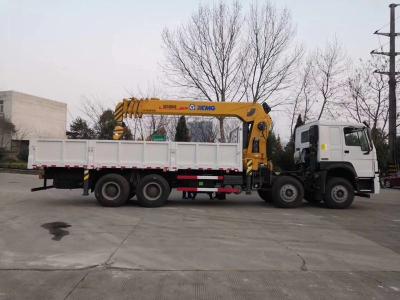 China Red Sinotruk Howo Crane Truck / XCMG Crane 6.3T 8T 10T 12T Heavy Cargo Truck for sale