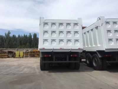 Cina Autocarro con cassone ribaltabile di estrazione mineraria di Sinotruk ZZ5507S 6x4 con il motore WD615.47 e la trasmissione HW19710 in vendita