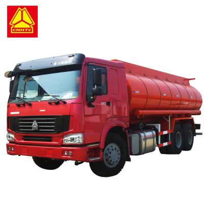 Cina Autocisterna del camion di serbatoio di combustibile dell'euro 2, Sinotruk Howo 20000 litri trasportatore del gasolio da 6000 galloni in vendita
