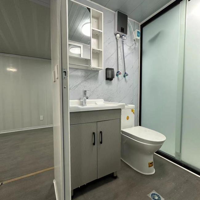 Grande expandable house container bathroom
