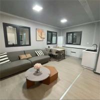 China 20ft Expandable Tiny Homes Manufacturer With Corridor Handrails for sale