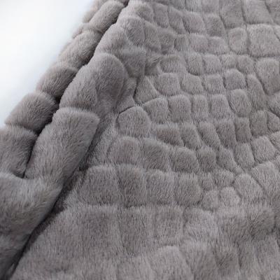 Cina Vello 100% del tessuto della pelliccia del Faux del poliestere 340 GSM in coniglio tosato colore normale in vendita