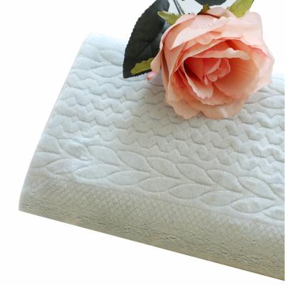 China 200gsm hecho punto grabado en relieve suavemente cubrir la tela 58
