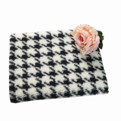 中国 印刷された模造されたSherpaは毛布のための生地300gsm 150Dを羊を刈る 販売のため