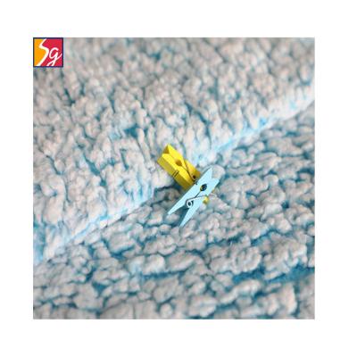 Cina La parte posteriore ha stampato il doppio poliestere laterale 100% del velluto di cotone 280gsm 288F del tessuto per le coperte in vendita