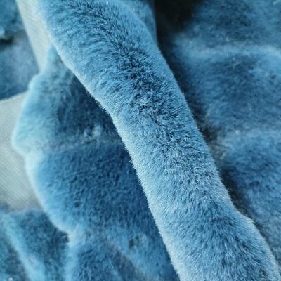 Cina Poliestere bianco tosato 100% del tessuto 350gsm 288F della pelliccia del Faux del coniglio in vendita