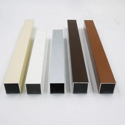 Cina High Quality Factory Price Sizes Hollow Aluminum Square Tubing For Sale Alloy Aluminum Square Tube in vendita