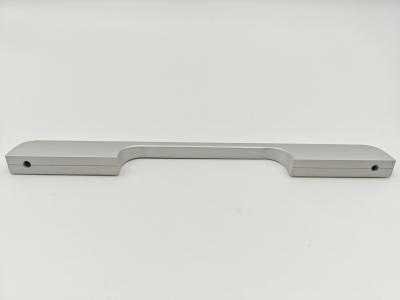 Cina Mobile per mobili oro e nero cassetto CNC maniglie quadrate in alluminio maniglie allungate in vendita