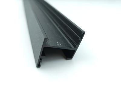 중국 최고 수준의 공장들은 6000 시리즈의 문과 창문에 맞춤 제작된 검은색 애노디제 알루미늄 진압 프로파일을 공급하고 있으며, CNC 절단 및 굴곡 프로세스를 갖추고 있습니다. 판매용