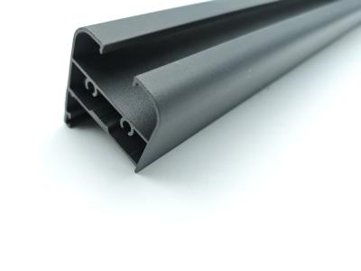 중국 맞춤형 문과 창문용 알루미늄 프로파일은 알루미늄 재료를 부착하는 데 특화된 광둥의 공장에서 생산됩니다. 판매용