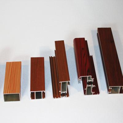 Cina resistenza della corrosione di alluminio dell'estrusione del grano di legno 6082 1.8mm di sguardo in vendita