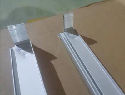 Cina la struttura di pannello solare di alluminio di brillamento di sabbia di 0.9mm ha espulso in vendita