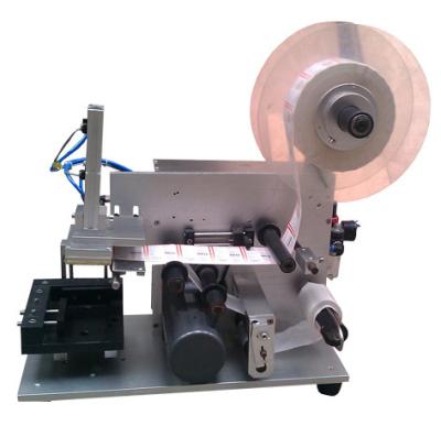 China semi-auto labeling machine of flat bottle LM-60,semi automatic bottle labeling machine for sale