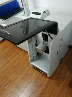 Cina 20w 30w 50w Desktop Fiber Laser Marking Machine Certificazione CE / ISO in vendita