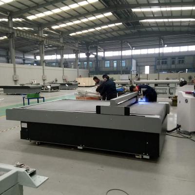 中国 金属のための380V水冷CNC繊維レーザーのカッター 販売のため