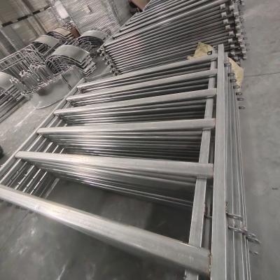 Cina 4ft di altezza di acciaio pannelli di bestiame trattati termicamente lunghezza 10 ft pannelli di bestiame in vendita