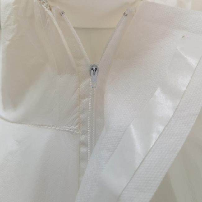 Micro-Porous White Protective Coveralls Waterproof Anti-Static OEM Suits